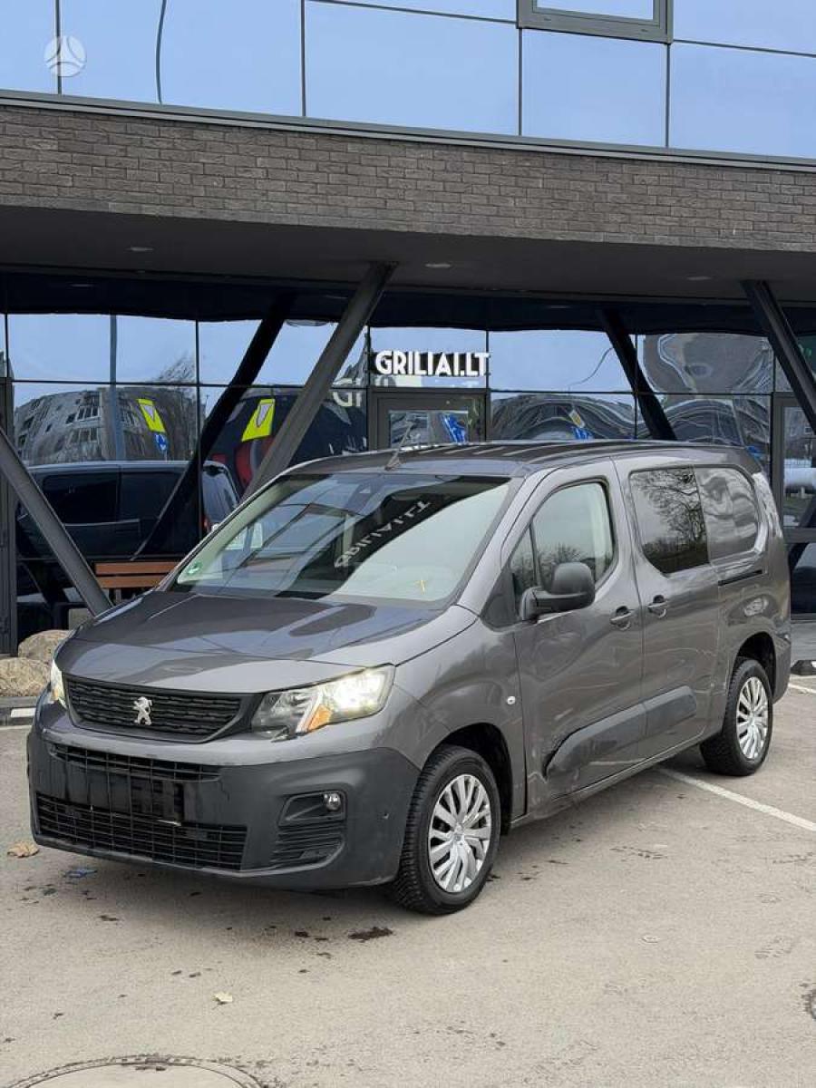 Grey Peugeot Partner 2019 in Kaunas, with an engine capacity of 1.50 L and mileage of 72 thousand km for 10800 €, photo 1 on AUTOMOTO.COM.LV