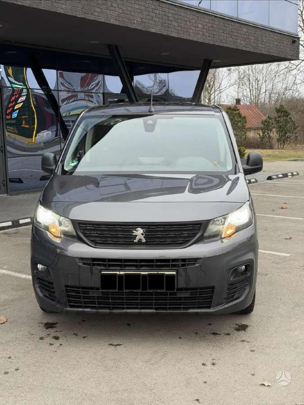 Grey Peugeot Partner 2019 in Kaunas, with an engine capacity of 1.50 L and mileage of 72 thousand km for 10800 €, photo 2 on AUTOMOTO.COM.LV