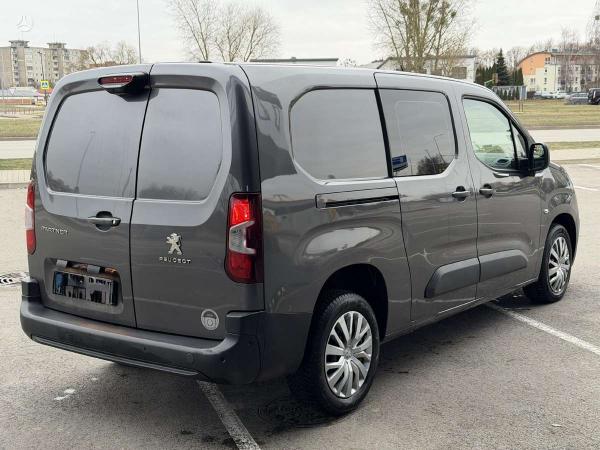Grey Peugeot Partner 2019 in Kaunas, with an engine capacity of 1.50 L and mileage of 72 thousand km for 10800 €, photo 5 on AUTOMOTO.COM.LV