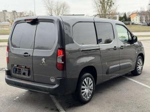 Grey Peugeot Partner 2019 in Kaunas, with an engine capacity of 1.50 L and mileage of 72 thousand km for 10800 €, photo 5 on AUTOMOTO.COM.LV