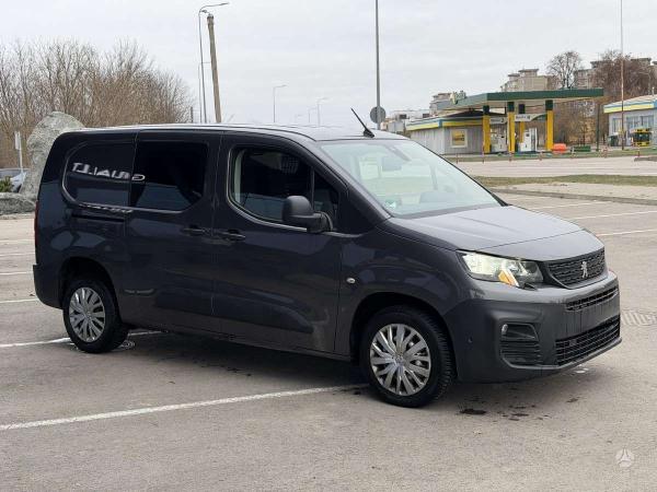 Grey Peugeot Partner 2019 in Kaunas, with an engine capacity of 1.50 L and mileage of 72 thousand km for 10800 €, photo 6 on AUTOMOTO.COM.LV