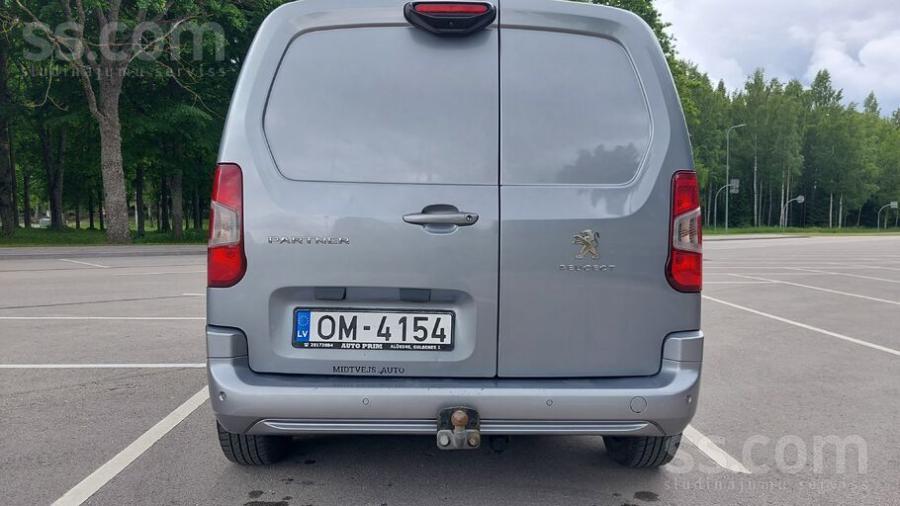 Grey Peugeot Partner 2019 in Aluksne, with an engine capacity of 1.50 L and mileage of 0 thousand km for 9300 €, photo 10 on AUTOMOTO.COM.LV
