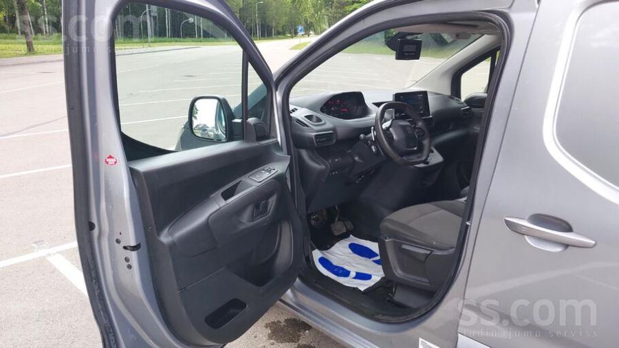Grey Peugeot Partner 2019 in Aluksne, with an engine capacity of 1.50 L and mileage of 0 thousand km for 9300 €, photo 15 on AUTOMOTO.COM.LV