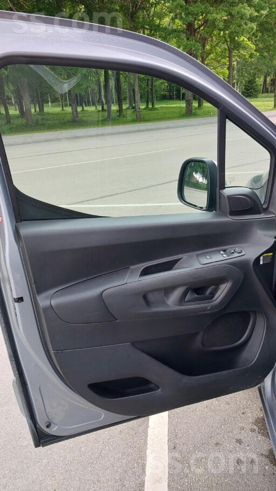 Grey Peugeot Partner 2019 in Aluksne, with an engine capacity of 1.50 L and mileage of 0 thousand km for 9300 €, photo 16 on AUTOMOTO.COM.LV