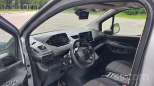 Grey Peugeot Partner 2019 in Aluksne, with an engine capacity of 1.50 L and mileage of 0 thousand km for 9300 €, photo 17 on AUTOMOTO.COM.LV