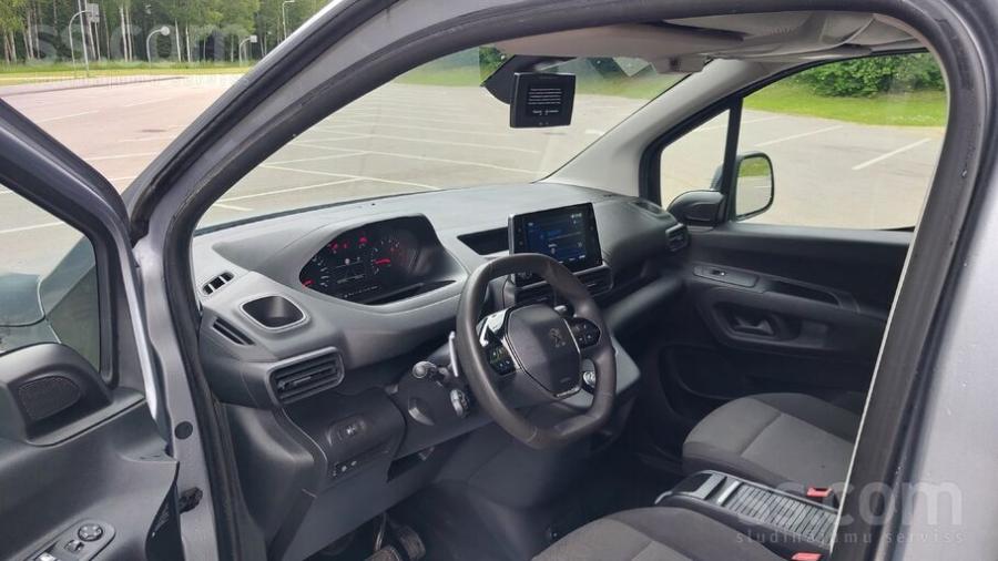 Grey Peugeot Partner 2019 in Aluksne, with an engine capacity of 1.50 L and mileage of 0 thousand km for 9300 €, photo 17 on AUTOMOTO.COM.LV