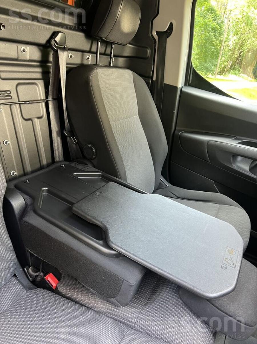 Pelēks Peugeot Partner 2019 Rīga, ar dzinēja tilpumu 1.50 L un nobraukumu 68 tūkst. km par 13500 €, foto 18 vietnē AUTOMOTO.COM.LV