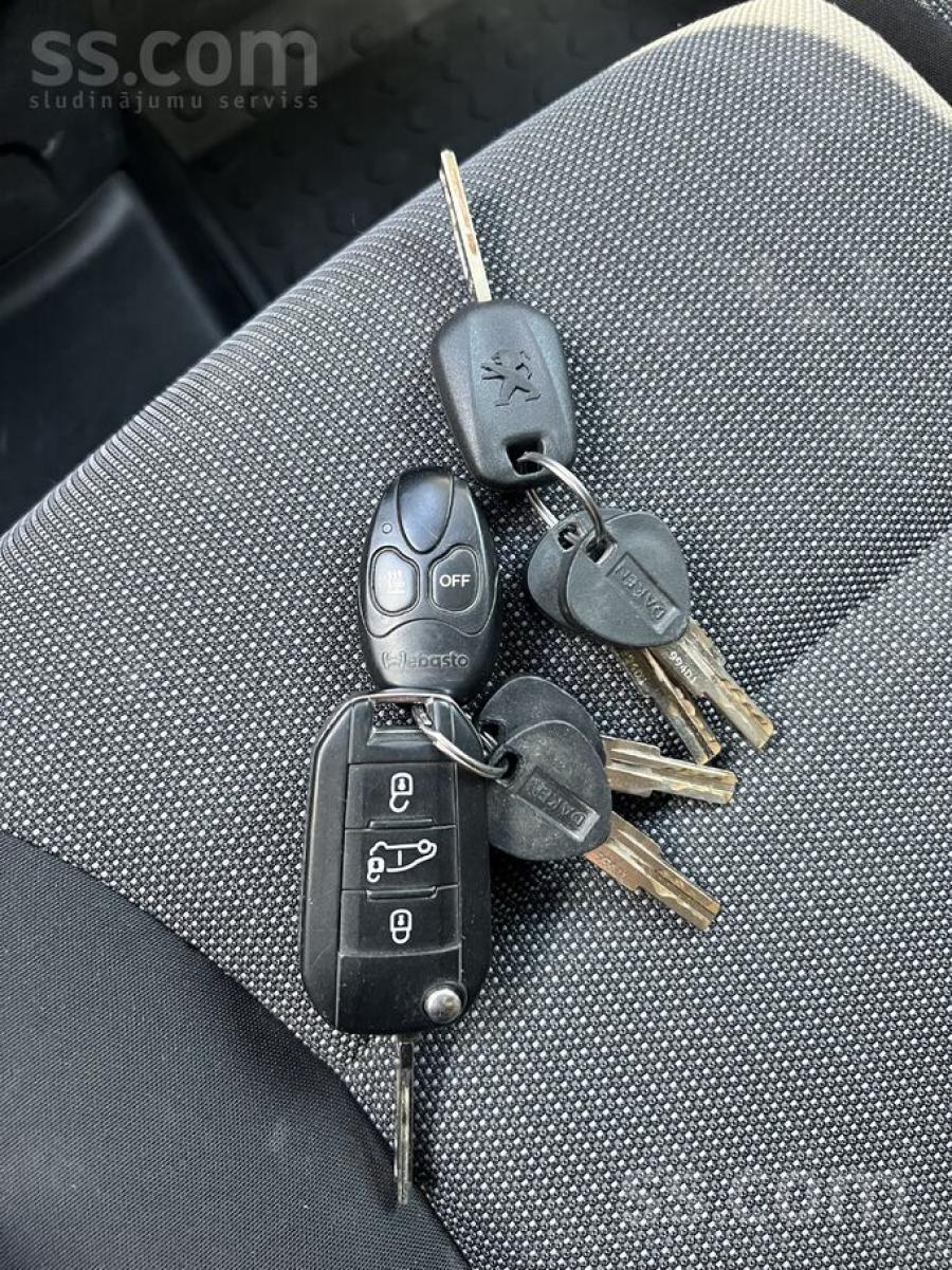 Pelēks Peugeot Partner 2019 Rīga, ar dzinēja tilpumu 1.50 L un nobraukumu 68 tūkst. km par 13500 €, foto 22 vietnē AUTOMOTO.COM.LV