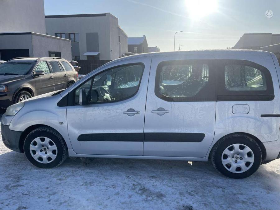 Grey Peugeot Partner 2008 in Kaunas, with an engine capacity of 1.60 L and mileage of 300 thousand km for 2200 €, photo 10 on AUTOMOTO.COM.LV