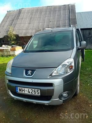 Grey Peugeot Partner 2010 in Daugavpils, with an engine capacity of 1.60 L and mileage of 235 thousand km for 1550 €, photo  on AUTOMOTO.COM.LV