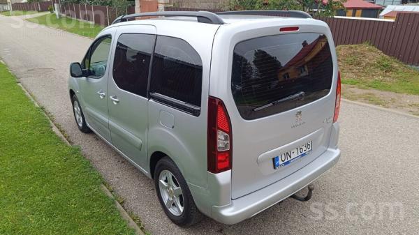 Grey Peugeot Partner 2012 in Daugavpils, with an engine capacity of 1.60 L and mileage of 0 thousand km for 4500 €, photo 5 on AUTOMOTO.COM.LV