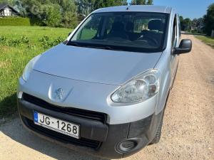 Pelēks Peugeot Partner 2013 Rīga, ar dzinēja tilpumu 1.60 L un nobraukumu 221 tūkst. km par 2700 €, foto  vietnē AUTOMOTO.COM.LV