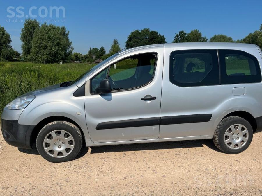 Pelēks Peugeot Partner 2013 Rīga, ar dzinēja tilpumu 1.60 L un nobraukumu 221 tūkst. km par 2700 €, foto 3 vietnē AUTOMOTO.COM.LV