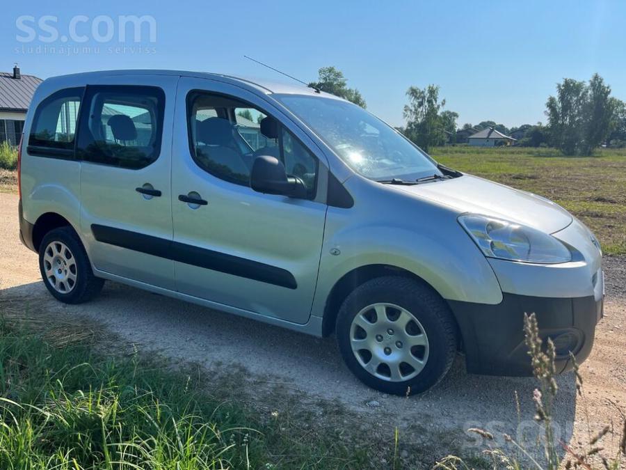 Pelēks Peugeot Partner 2013 Rīga, ar dzinēja tilpumu 1.60 L un nobraukumu 221 tūkst. km par 2700 €, foto 5 vietnē AUTOMOTO.COM.LV