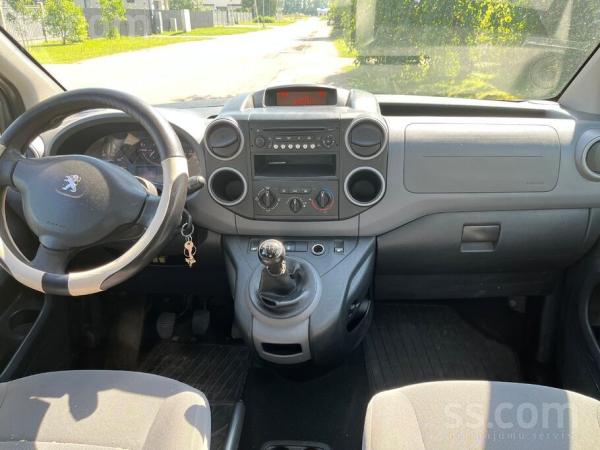 Серый Пежо Partner 2013 в Рига, объемом двигателя 1.60 л и пробегом 221 тыс. км за 2700 €, фото 5 на AUTOMOTO.COM.LV