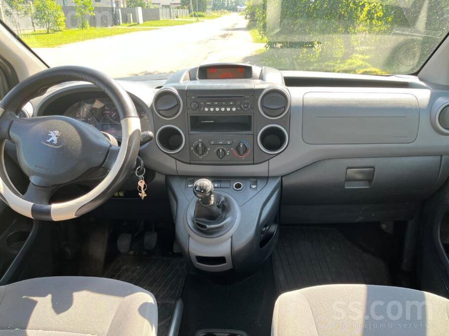 Pelēks Peugeot Partner 2013 Rīga, ar dzinēja tilpumu 1.60 L un nobraukumu 221 tūkst. km par 2700 €, foto 6 vietnē AUTOMOTO.COM.LV