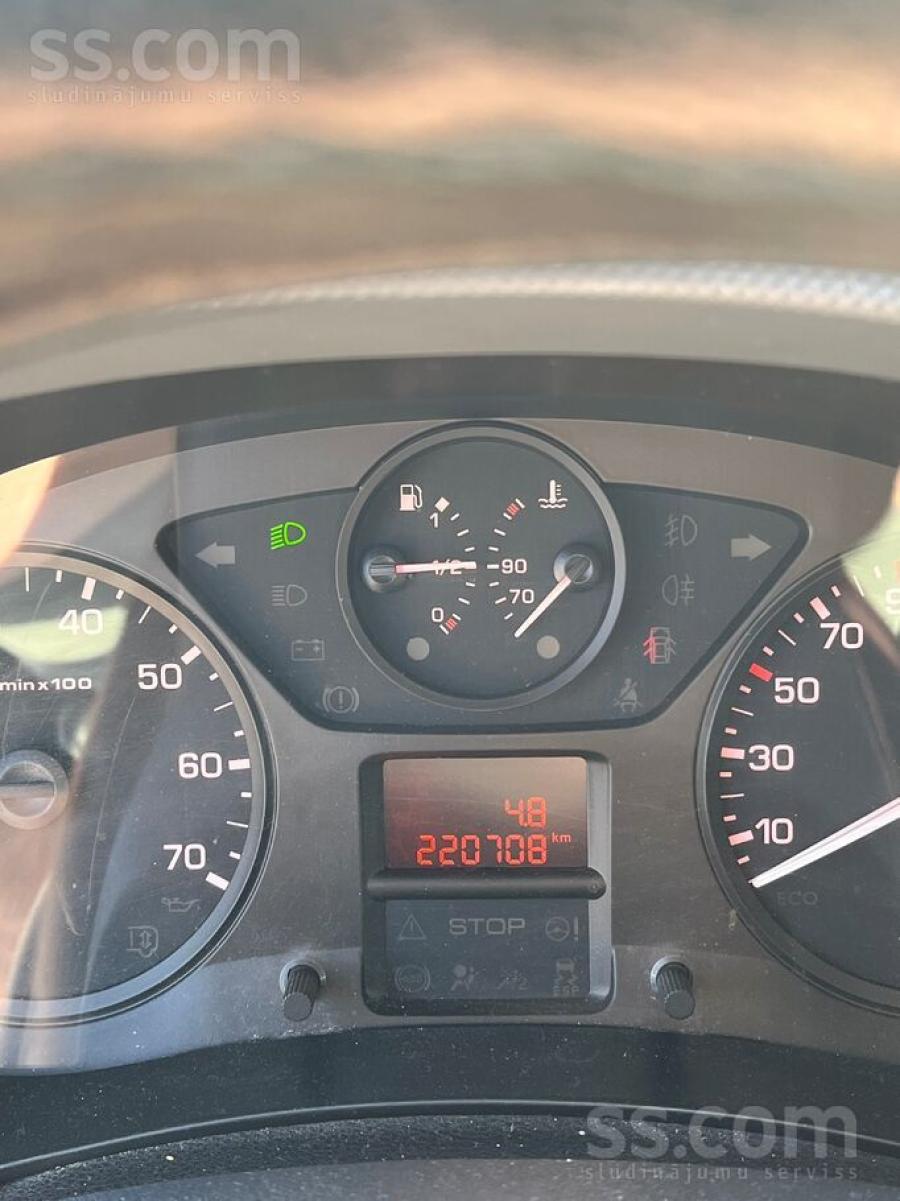Pelēks Peugeot Partner 2013 Rīga, ar dzinēja tilpumu 1.60 L un nobraukumu 221 tūkst. km par 2700 €, foto 9 vietnē AUTOMOTO.COM.LV