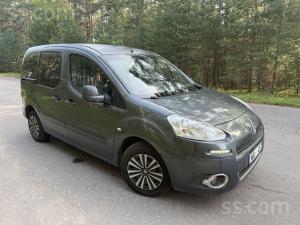 Pelēks Peugeot Partner 2016 Rīga, ar dzinēja tilpumu 1.60 L un nobraukumu 322 tūkst. km par 3300 €, foto 3 vietnē AUTOMOTO.COM.LV