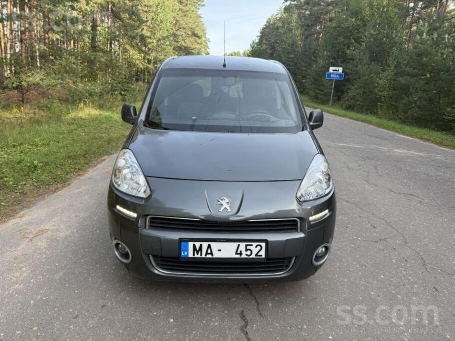 Pelēks Peugeot Partner 2016 Rīga, ar dzinēja tilpumu 1.60 L un nobraukumu 322 tūkst. km par 3300 €, foto 4 vietnē AUTOMOTO.COM.LV