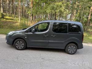 Pelēks Peugeot Partner 2016 Rīga, ar dzinēja tilpumu 1.60 L un nobraukumu 322 tūkst. km par 3300 €, foto 7 vietnē AUTOMOTO.COM.LV