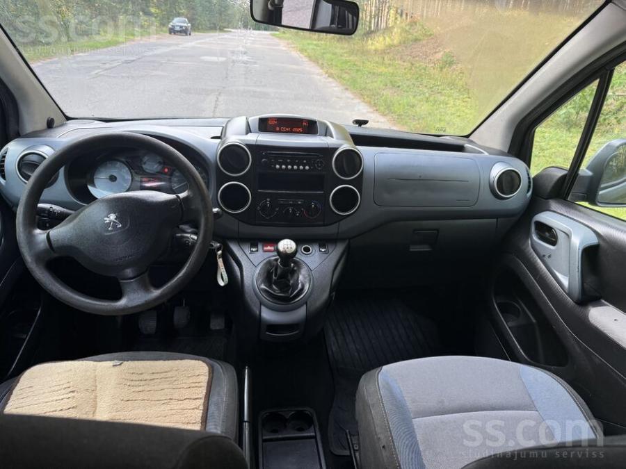 Pelēks Peugeot Partner 2016 Rīga, ar dzinēja tilpumu 1.60 L un nobraukumu 322 tūkst. km par 3300 €, foto 9 vietnē AUTOMOTO.COM.LV