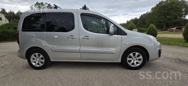 Pelēks Peugeot Partner 2018 Rīga, ar dzinēja tilpumu 1.60 L un nobraukumu 96 tūkst. km par 7350 €, foto 2 vietnē AUTOMOTO.COM.LV