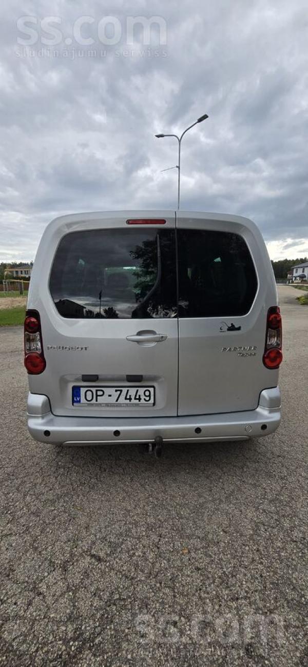 Pelēks Peugeot Partner 2018 Rīga, ar dzinēja tilpumu 1.60 L un nobraukumu 96 tūkst. km par 7350 €, foto 4 vietnē AUTOMOTO.COM.LV