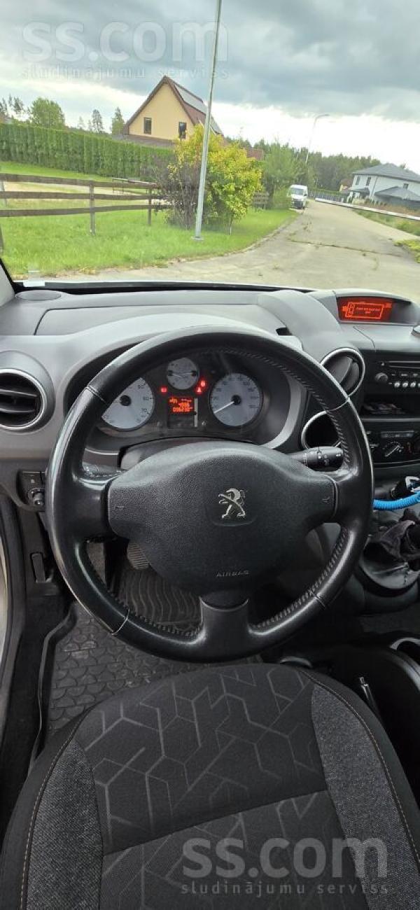 Pelēks Peugeot Partner 2018 Rīga, ar dzinēja tilpumu 1.60 L un nobraukumu 96 tūkst. km par 7350 €, foto 7 vietnē AUTOMOTO.COM.LV