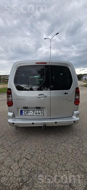 Grey Peugeot Partner 2018 in Riga, with an engine capacity of 1.60 L and mileage of 96 thousand km for 7350 €, photo 5 on AUTOMOTO.COM.LV