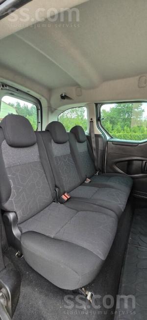 Grey Peugeot Partner 2018 in Riga, with an engine capacity of 1.60 L and mileage of 96 thousand km for 7350 €, photo 13 on AUTOMOTO.COM.LV