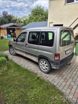 Pelēks Peugeot Partner 2007 Cēsis, ar dzinēja tilpumu 1.60 L un nobraukumu 225 tūkst. km par 800 €, foto 3 vietnē AUTOMOTO.COM.LV