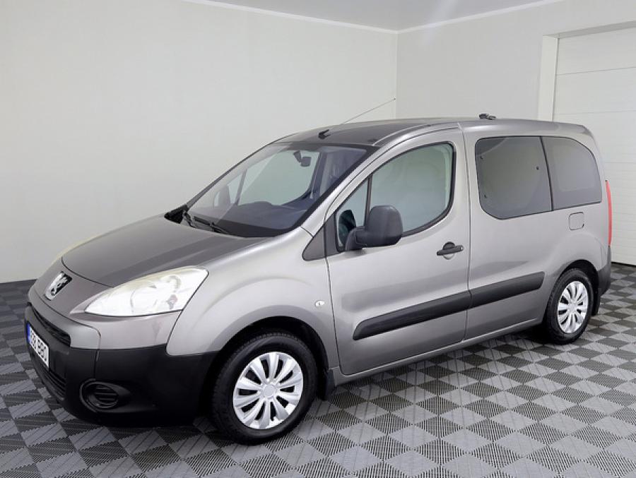 Pelēks Peugeot Partner 2009 Tallina, ar dzinēja tilpumu 1.60 L un nobraukumu 203 tūkst. km par 1699 €, foto 3 vietnē AUTOMOTO.COM.LV