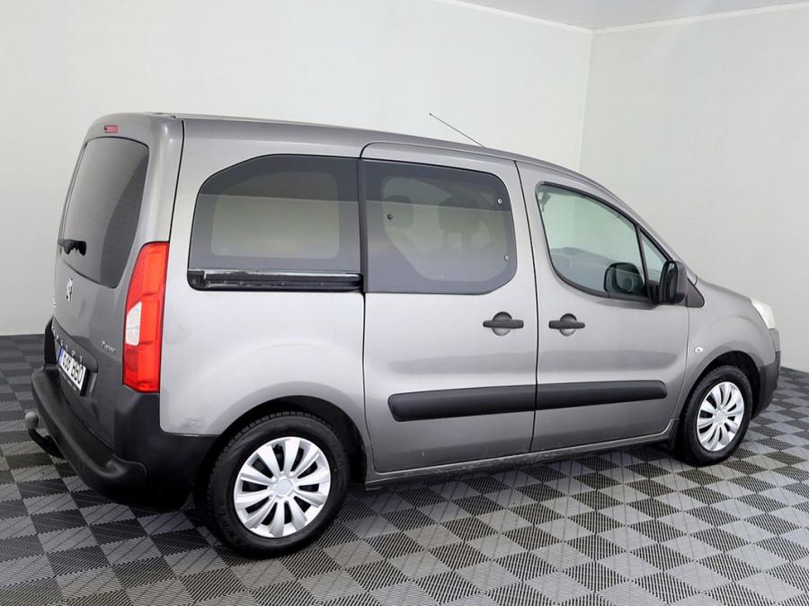 Pelēks Peugeot Partner 2009 Tallina, ar dzinēja tilpumu 1.60 L un nobraukumu 203 tūkst. km par 1699 €, foto 11 vietnē AUTOMOTO.COM.LV