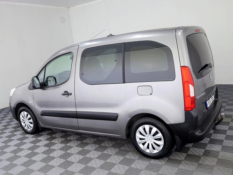Pelēks Peugeot Partner 2009 Tallina, ar dzinēja tilpumu 1.60 L un nobraukumu 203 tūkst. km par 1699 €, foto 12 vietnē AUTOMOTO.COM.LV