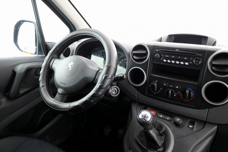 Pelēks Peugeot Partner 2009 Tallina, ar dzinēja tilpumu 1.60 L un nobraukumu 203 tūkst. km par 1699 €, foto 13 vietnē AUTOMOTO.COM.LV