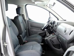 Pelēks Peugeot Partner 2009 Tallina, ar dzinēja tilpumu 1.60 L un nobraukumu 203 tūkst. km par 1699 €, foto 14 vietnē AUTOMOTO.COM.LV
