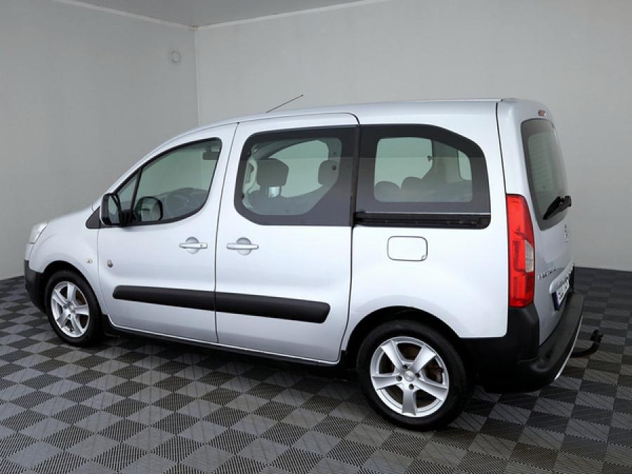 Grey Peugeot Partner 2009 in Tallinn, with an engine capacity of 1.60 L and mileage of 282 thousand km for 1899 €, photo 5 on AUTOMOTO.COM.LV