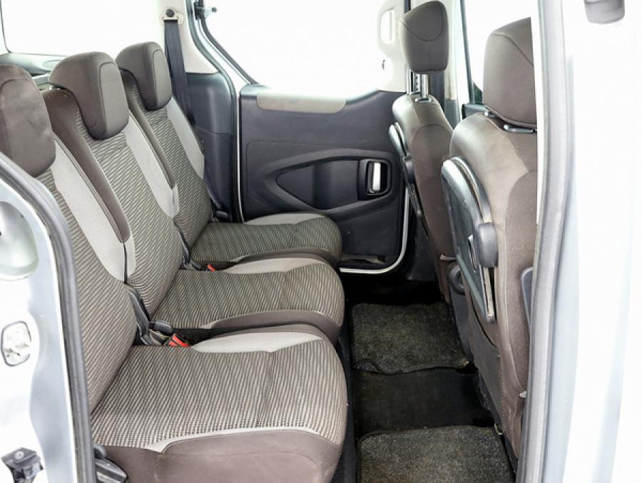 Grey Peugeot Partner 2009 in Tallinn, with an engine capacity of 1.60 L and mileage of 282 thousand km for 1899 €, photo 8 on AUTOMOTO.COM.LV