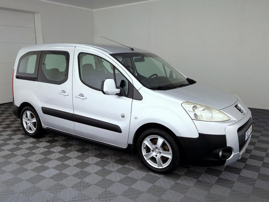 Grey Peugeot Partner 2009 in Tallinn, with an engine capacity of 1.60 L and mileage of 282 thousand km for 1899 €, photo 9 on AUTOMOTO.COM.LV