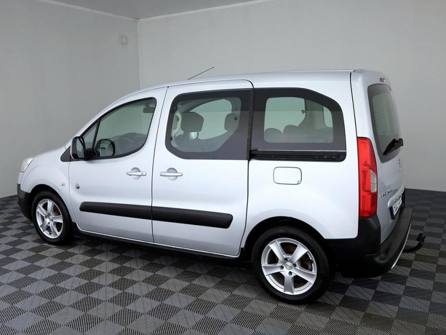 Grey Peugeot Partner 2009 in Tallinn, with an engine capacity of 1.60 L and mileage of 282 thousand km for 1899 €, photo 12 on AUTOMOTO.COM.LV
