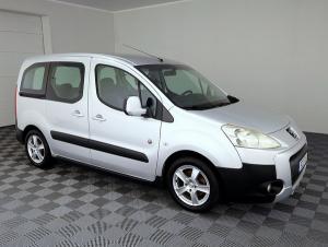 Пежо Partner 2009 в Таллин на AUTOMOTO.COM.LV Серый Пежо Partner 2009 в Таллин, объемом двигателя 1.60 л и пробегом 282 тыс. км за 1899 €, фото 1 на AUTOMOTO.COM.LV