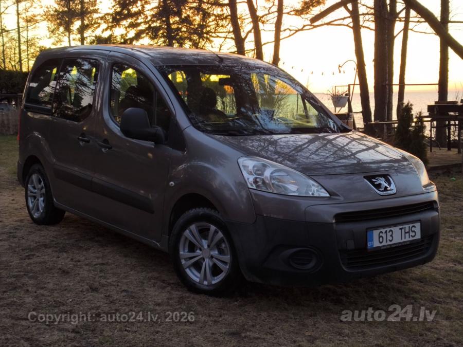 Pelēks Peugeot Partner 2010 Tallina, ar dzinēja tilpumu 1.60 L un nobraukumu 442 tūkst. km par 2488 €, foto 4 vietnē AUTOMOTO.COM.LV