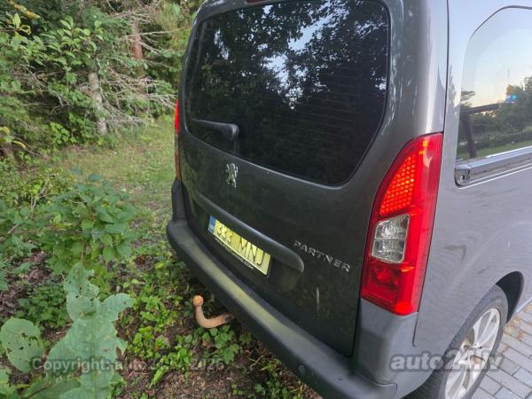 Pelēks Peugeot Partner 2010 Tallina, ar dzinēja tilpumu 1.60 L un nobraukumu 470 tūkst. km par 2900 €, foto 8 vietnē AUTOMOTO.COM.LV