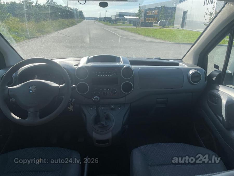 Grey Peugeot Partner 2010 in Tallinn, with an engine capacity of 1.60 L and mileage of 170 thousand km for 2350 €, photo 10 on AUTOMOTO.COM.LV