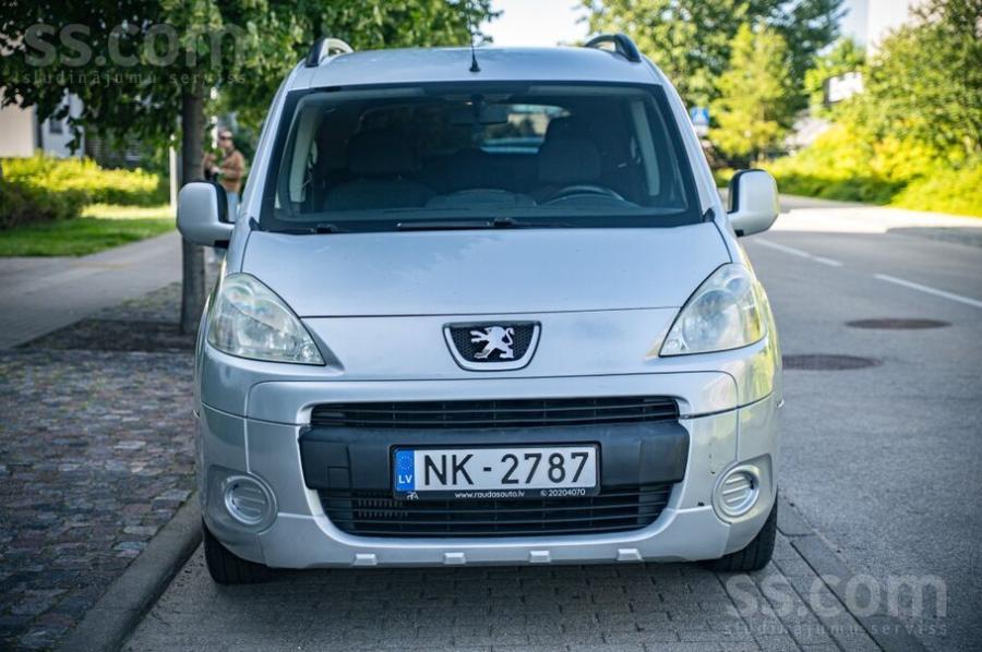 Pelēks Peugeot Partner 2011 Rīga, ar dzinēja tilpumu 1.60 L un nobraukumu 0 tūkst. km par 1990 €, foto 2 vietnē AUTOMOTO.COM.LV