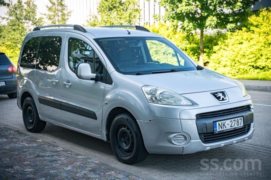 Pelēks Peugeot Partner 2011 Rīga, ar dzinēja tilpumu 1.60 L un nobraukumu 0 tūkst. km par 1990 €, foto 3 vietnē AUTOMOTO.COM.LV