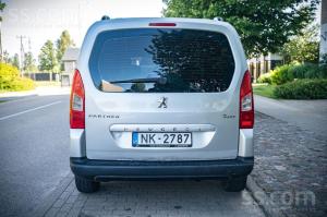 Pelēks Peugeot Partner 2011 Rīga, ar dzinēja tilpumu 1.60 L un nobraukumu 0 tūkst. km par 1990 €, foto 5 vietnē AUTOMOTO.COM.LV