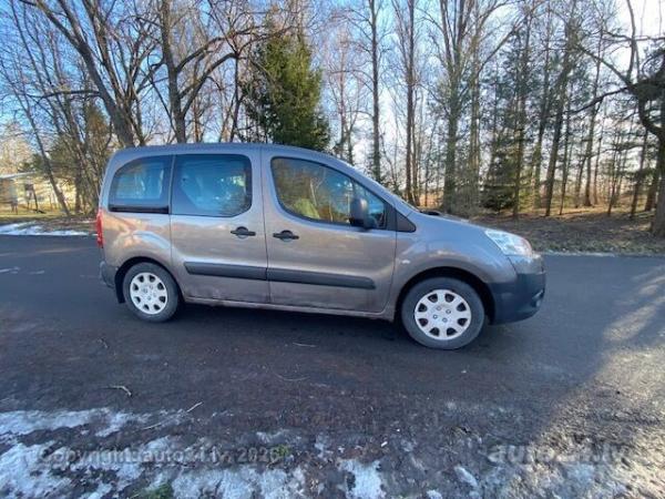 Grey Peugeot Partner 2011 in Tallinn, with an engine capacity of 1.60 L and mileage of 456 thousand km for 1350 €, photo 3 on AUTOMOTO.COM.LV