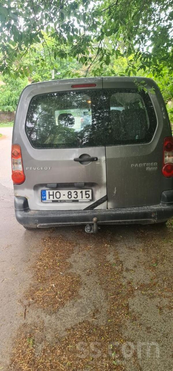 Pelēks Peugeot Partner 2011 Liepāja, ar dzinēja tilpumu 1.60 L un nobraukumu 375 tūkst. km par 1800 €, foto 5 vietnē AUTOMOTO.COM.LV