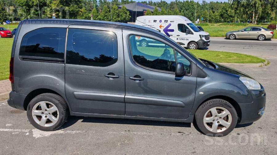 Grey Peugeot Partner 2014 in Riga, with an engine capacity of 1.60 L and mileage of 117 thousand km for 4300 €, photo 3 on AUTOMOTO.COM.LV